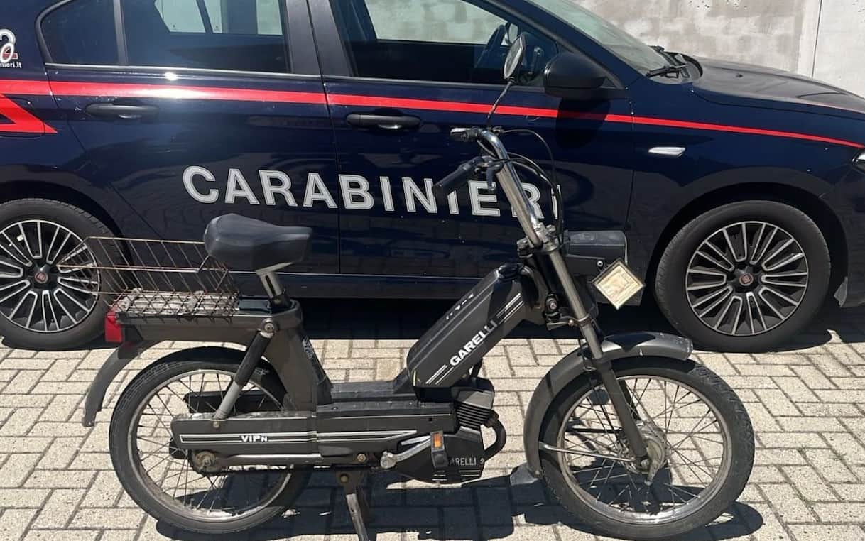 Un motorino rubato 42 anni fa è stato ritrovato e restituito al ...