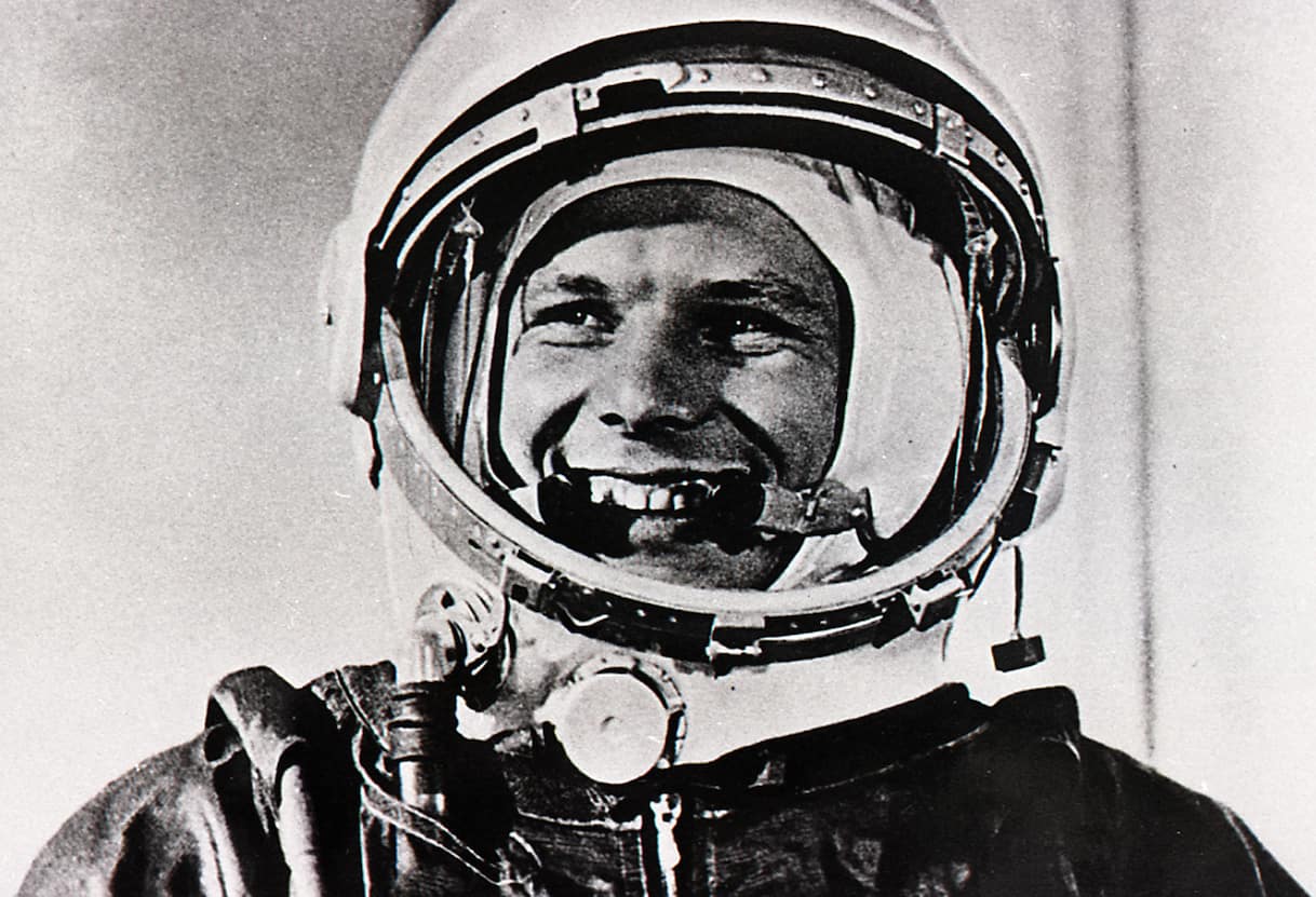 Yuri Gagarin, 65 anni fa primo uomo a viaggiare nello Spazio: chi era ...