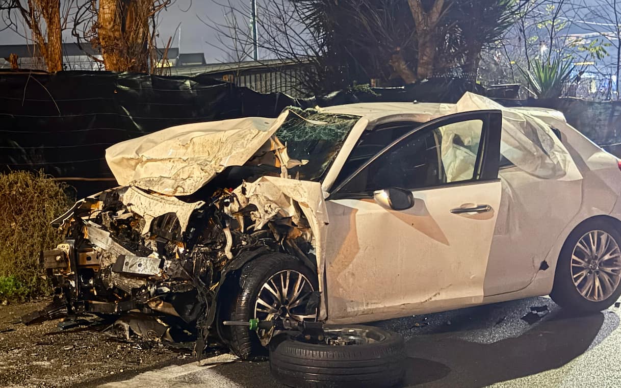 Frontale tra due auto a Roma, tre morti e un ferito grave | Sky TG24