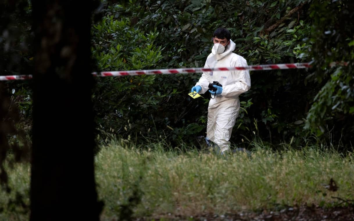 Donna e neonata trovate morte a Villa Pamphili a Roma: diffuse foto ...