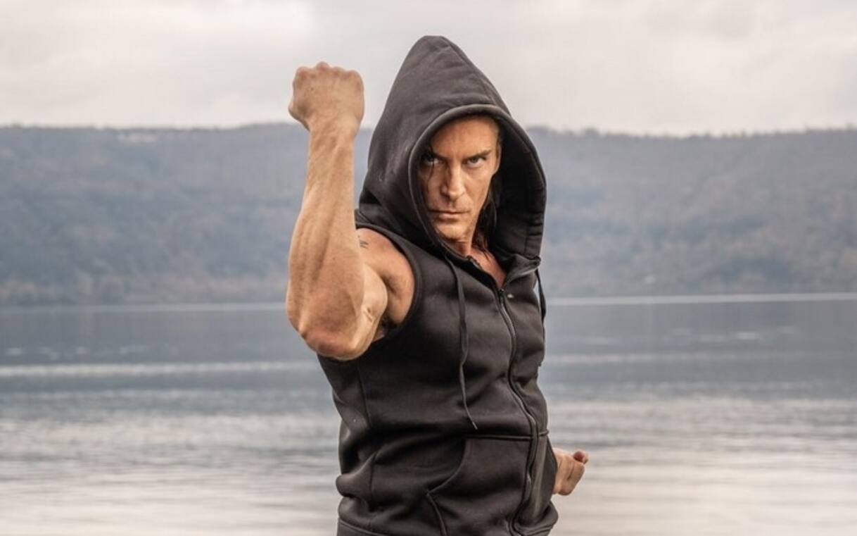 Iron Fighter, il film di e con il campione di arti marziali Claudio Del ...