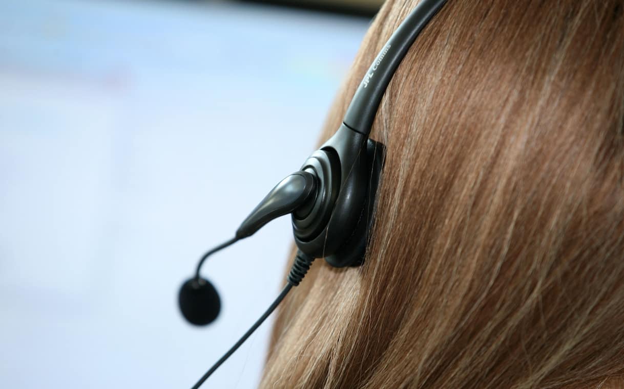 Bollette, come difendersi dai call center aggressivi: 10 consigli | Sky ...