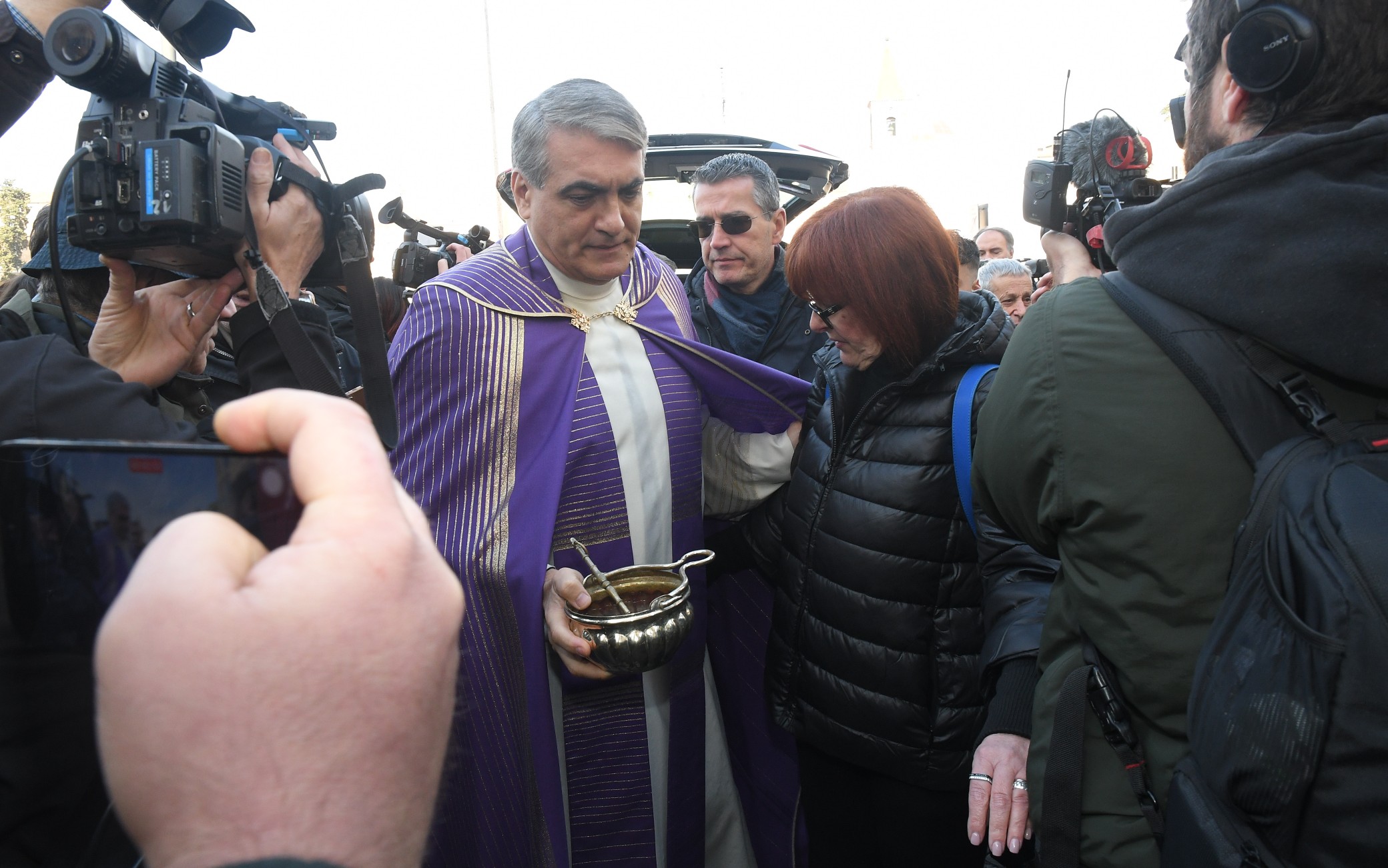 Sandra Milo, oggi i funerali a Roma: le foto | Sky TG24