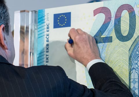 Compleanno Mario Draghi, i 76 anni dell'ex premier: la fotostoria | Sky ...