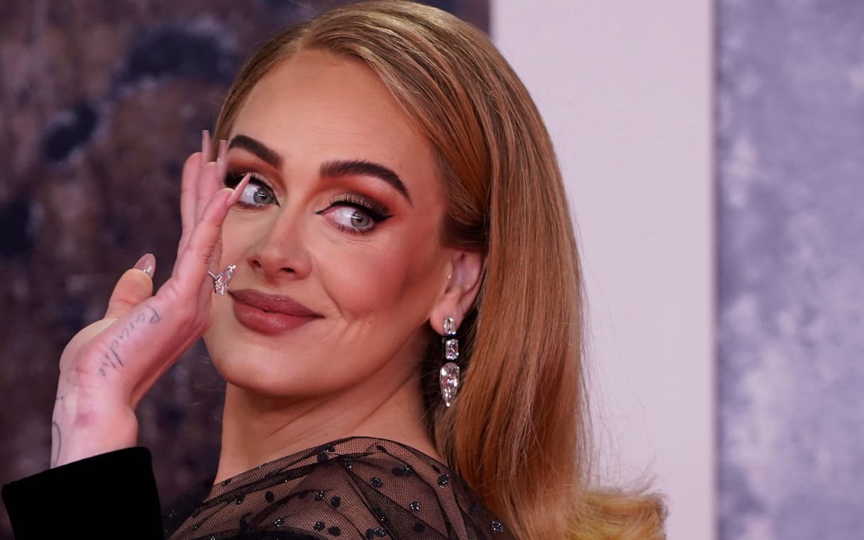 Adele avvistata in giro per Roma I Sky TG24