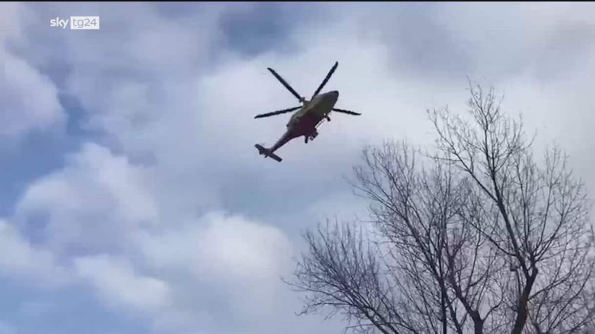 Crans Montana, ferito trasportato in elicottero al Niguarda | Video Sky ...