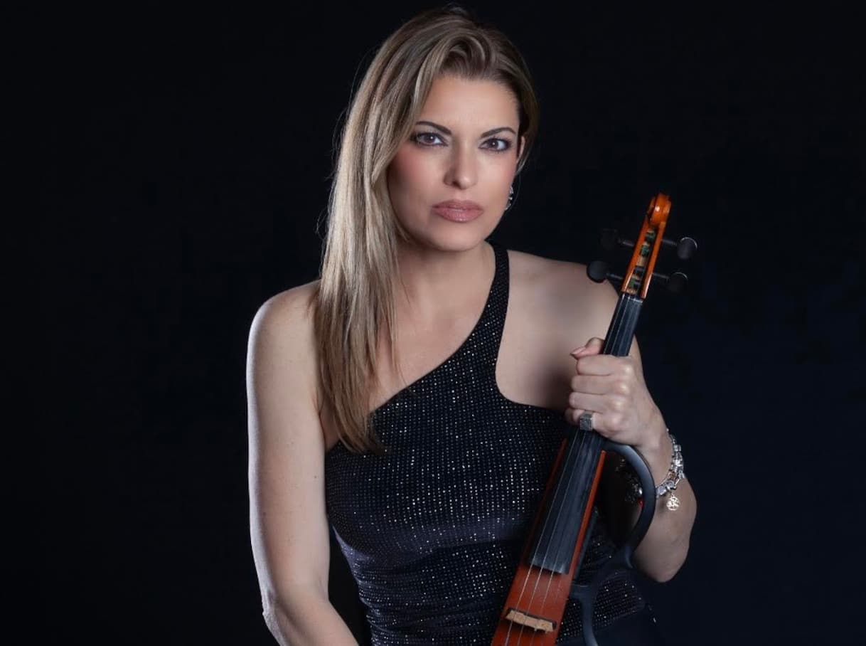 Maria Corso presenta il singolo Ave Maria: il video
