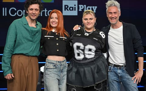 Noemi, chi è e come è cambiata la cantante e conduttrice del Concerto ...