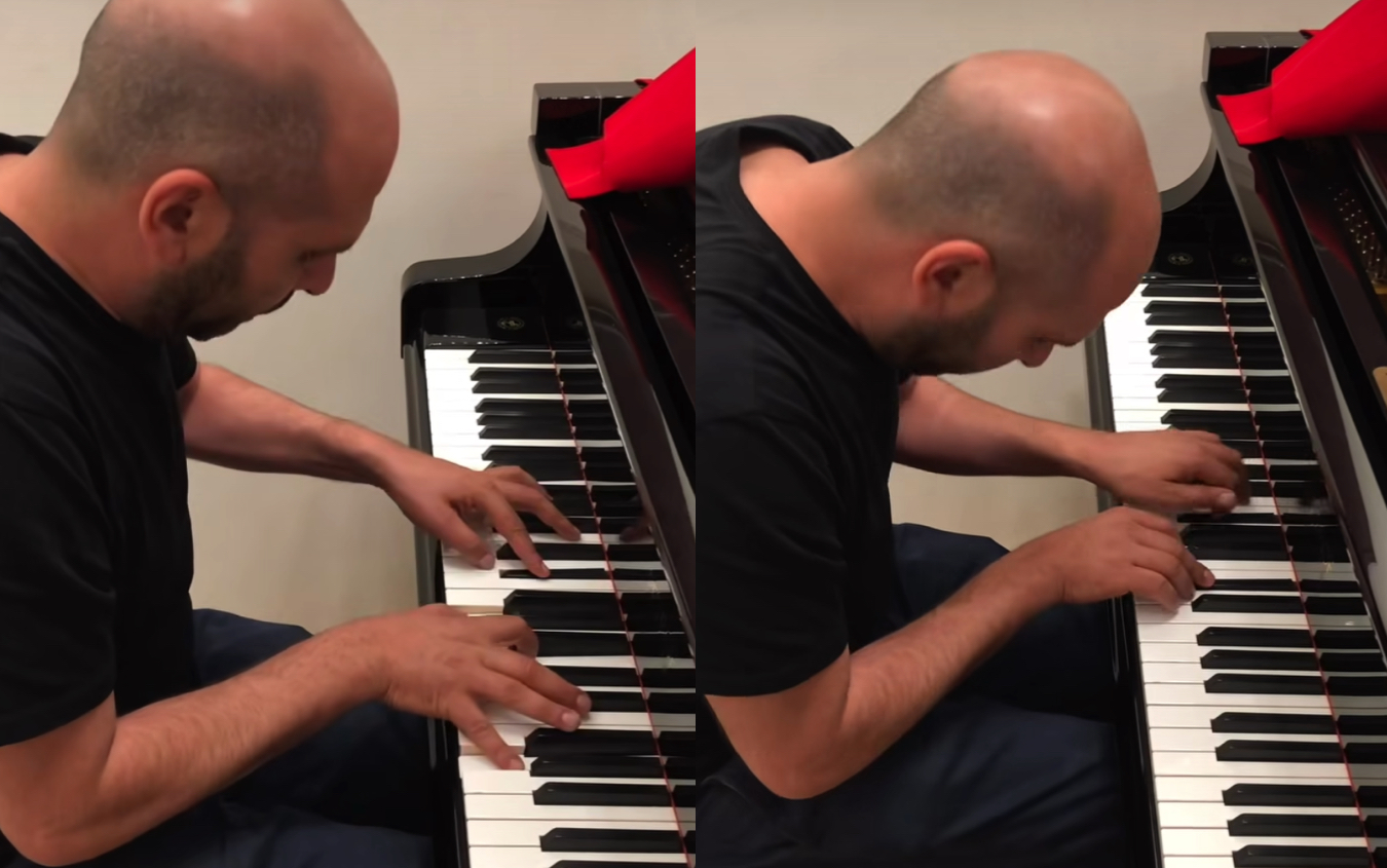 Checco Zalone suona il pianoforte a casa di amici. VIDEO I Sky TG24
