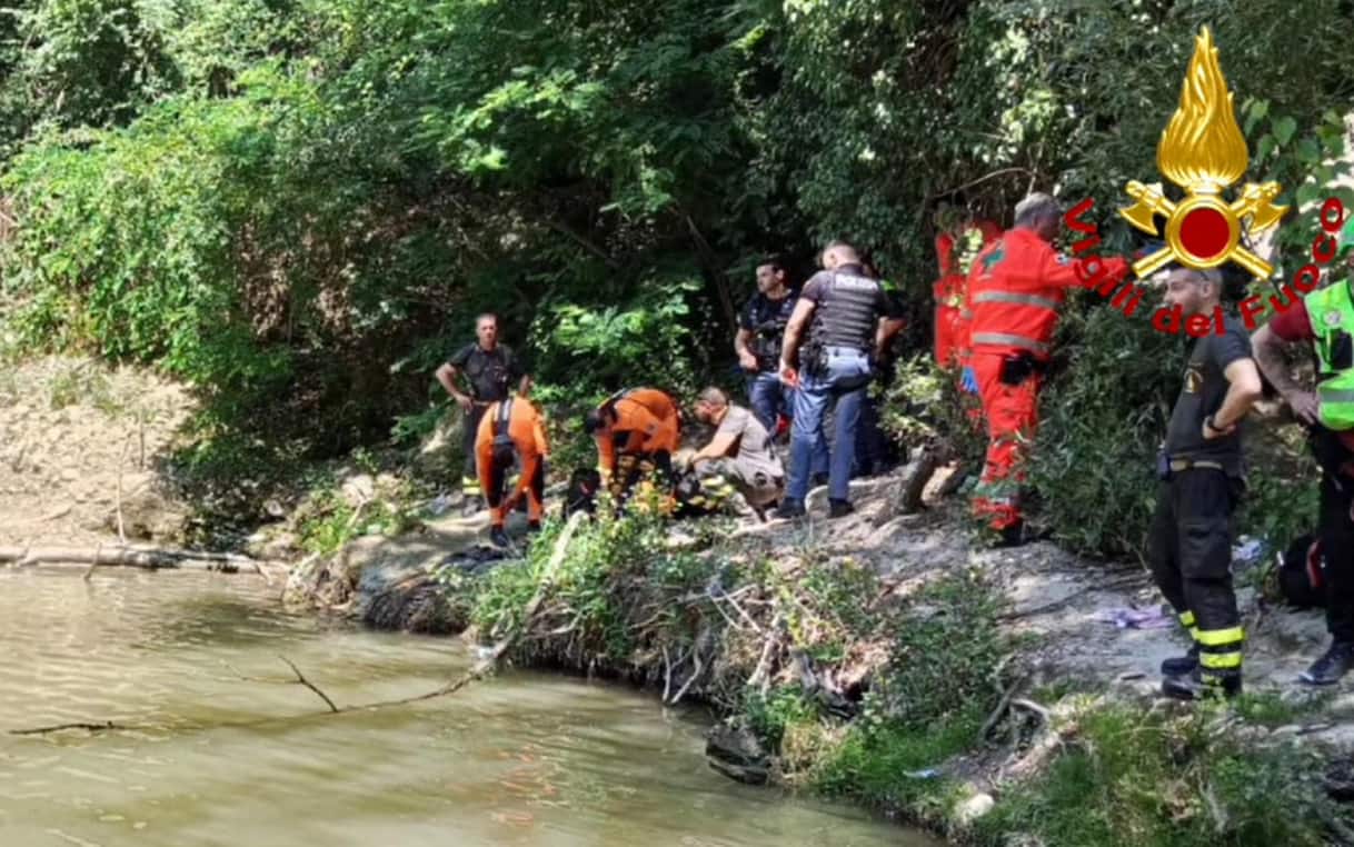 Reggio Emilia, si tuffa in un torrente e non riemerge: morto un 14enne ...