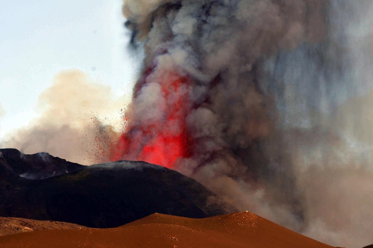 Etna, getti di lava alti 400 metri: attivi i crateri di Nord-Est | Sky TG24