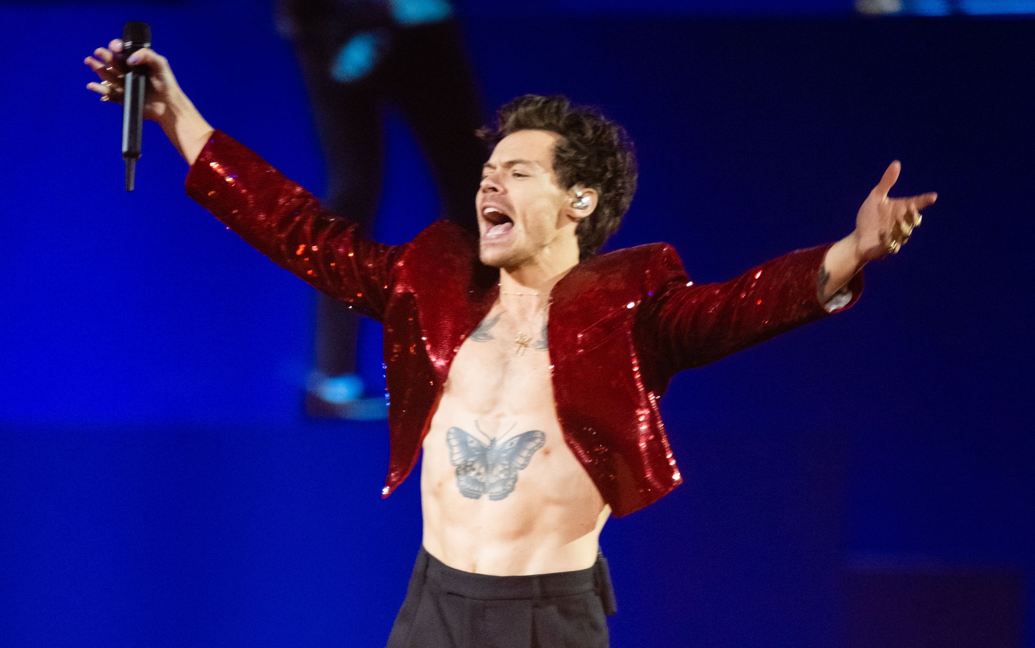 Harry Styles ha svelato la tracklist del nuovo album Kiss All the Time ...
