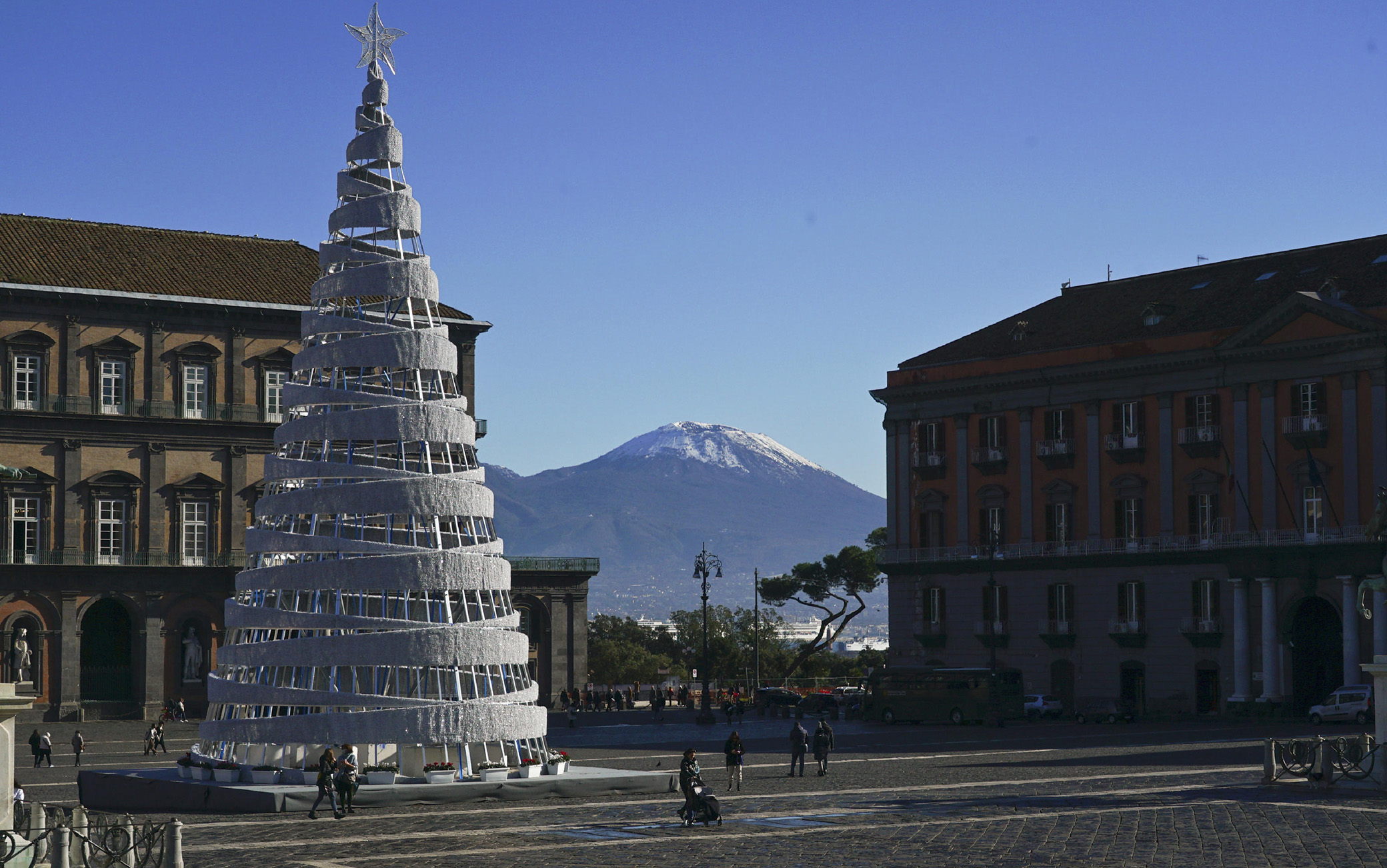 Natale 2025 a Napoli, cosa fare: eventi da non perdere | Sky TG24