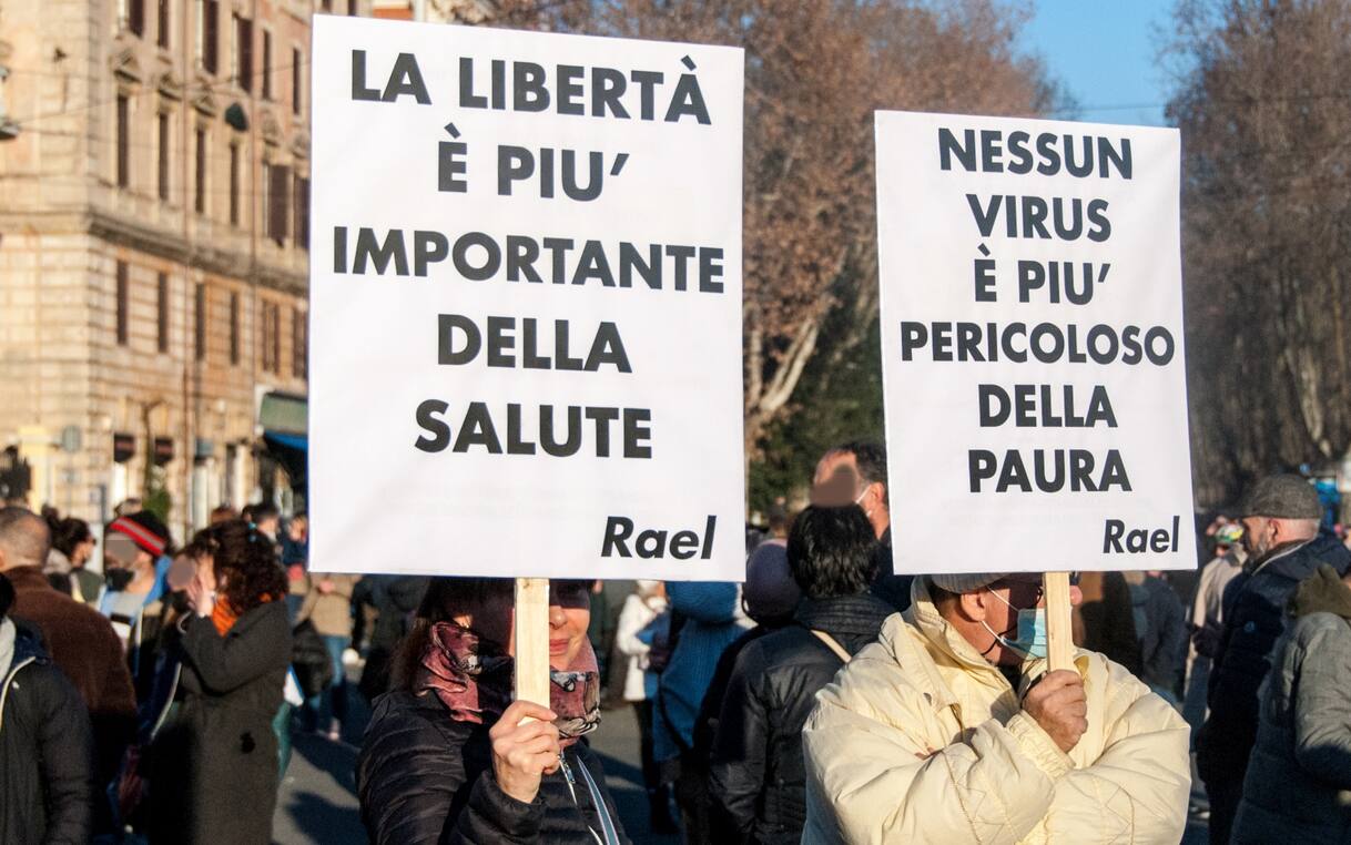 Covid, multe ai No Vax: pagamento rinviato al 31 dicembre 2024 | Sky TG24