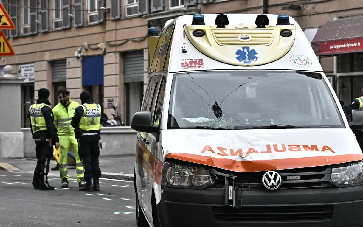 Genova, ambulanza travolge 12enne mentre va a scuola: è ricoverato in ...