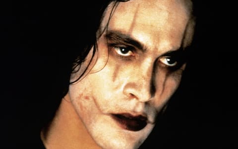 30 anni dalla morte di Brandon Lee sul set del film Il Corvo: chi era e ...