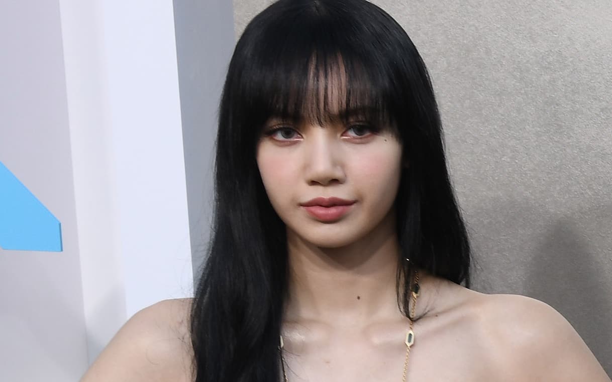 Blackpink, Lisa torna con il nuovo singolo Rockstar | Sky TG24
