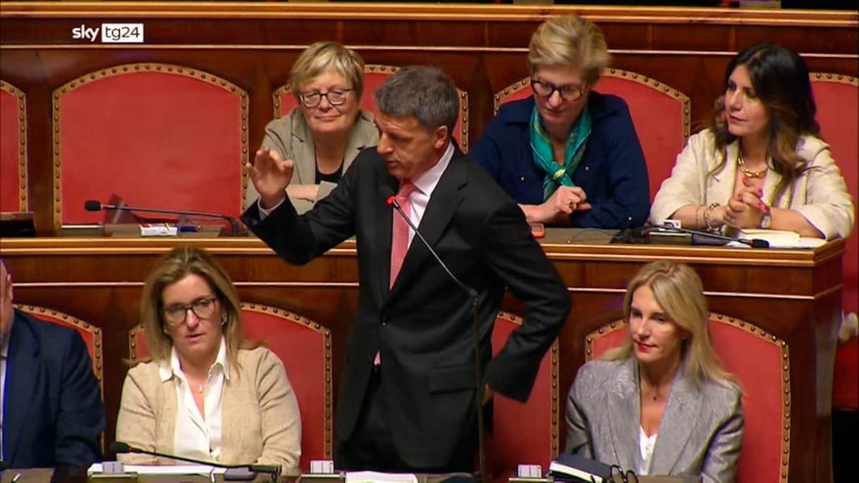 Renzi: 'Salari reali in calo rispetto a 2021' | Video Sky TG24