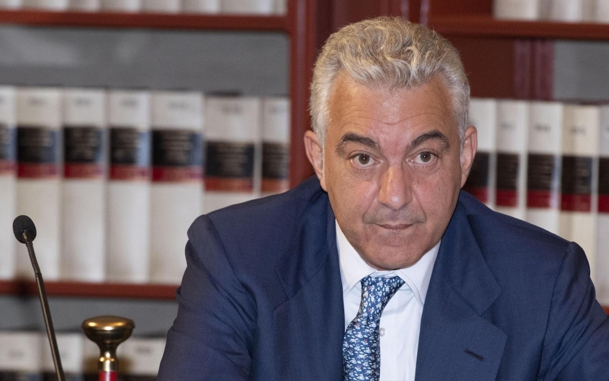Abuso d'ufficio per mascherine Covid dalla Cina, Domenico Arcuri ...