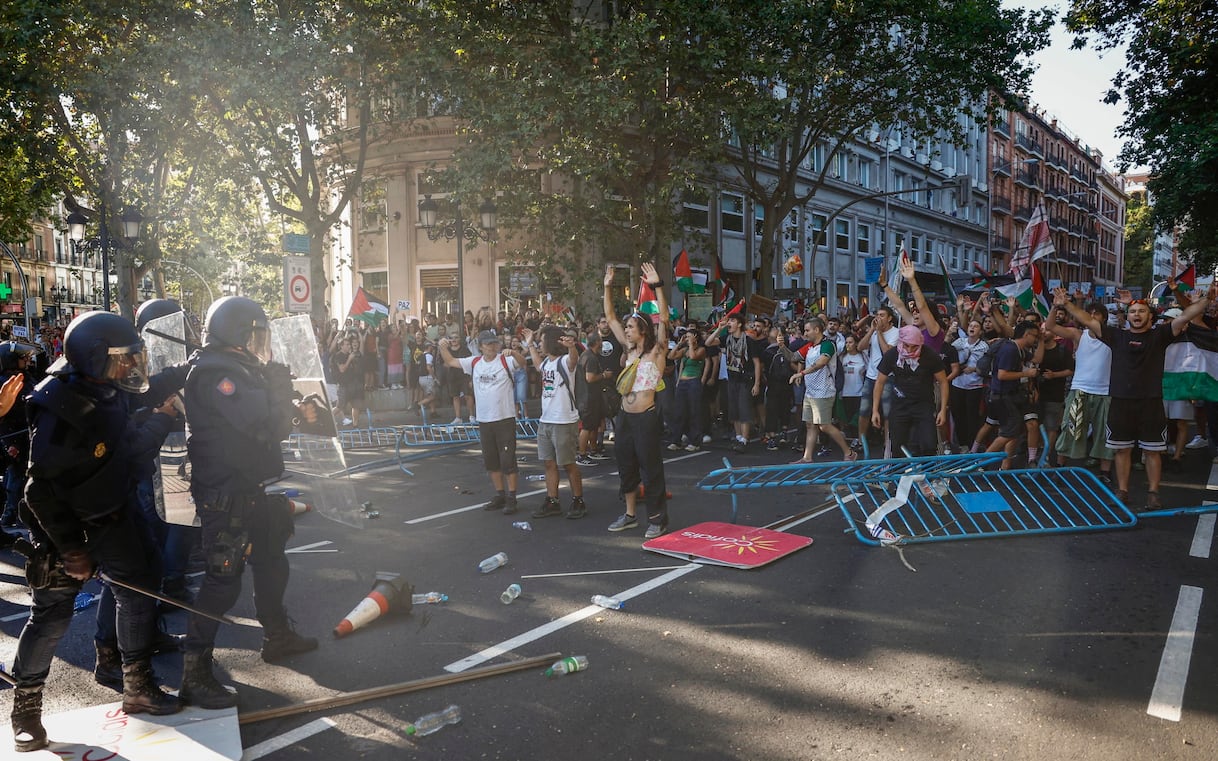Madrid, proteste pro Palestina: 2 arresti e 22 agenti contusi | Sky TG24