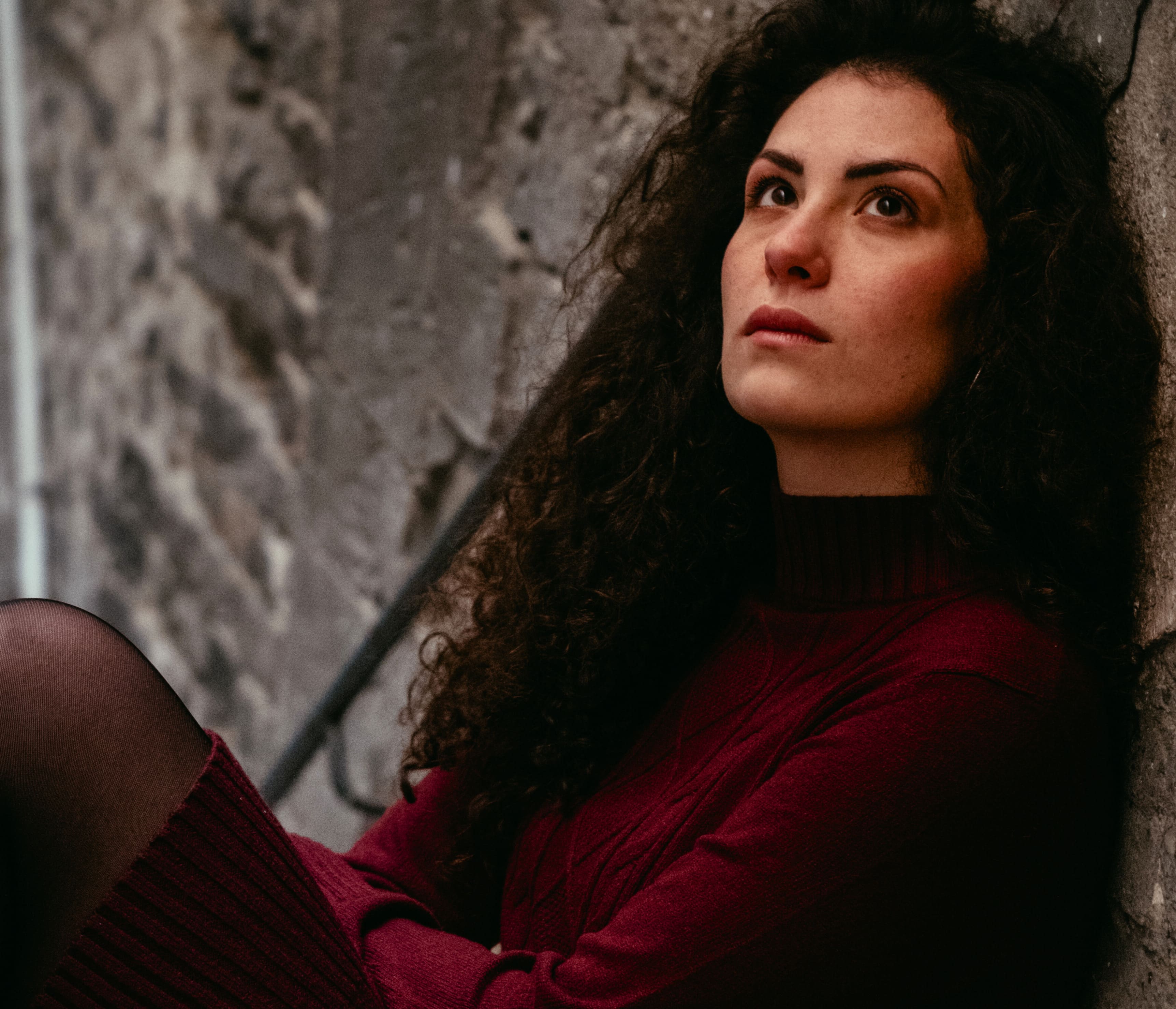 Lei, l'album Attraverso: 'Sono una inquieta che cerca la salvezza nella ...