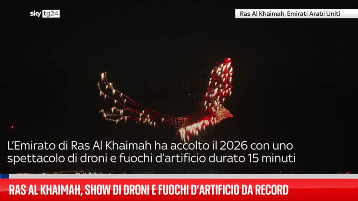 Ras Al Khaimah, show di droni e fuochi d’artificio da record | Video ...