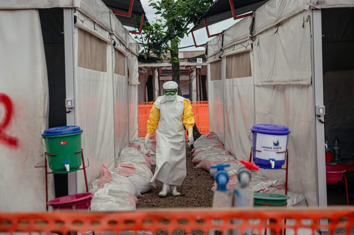 Ebola, guariti quattro infermieri infettati dal virus. Allo studio tre ...
