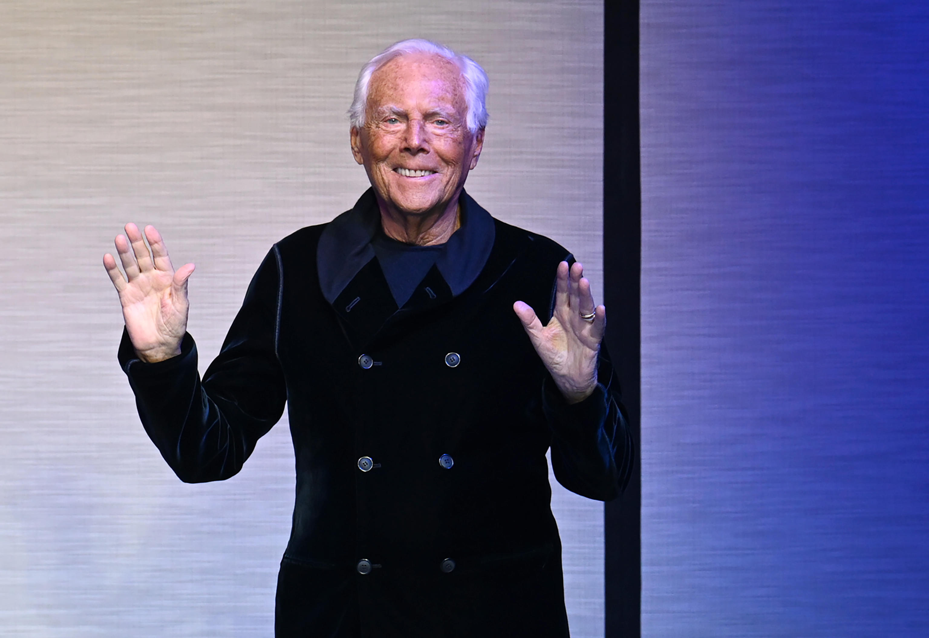 Giorgio Armani, un biopic sullo stilista sarà diretto da Bobby Moresco ...
