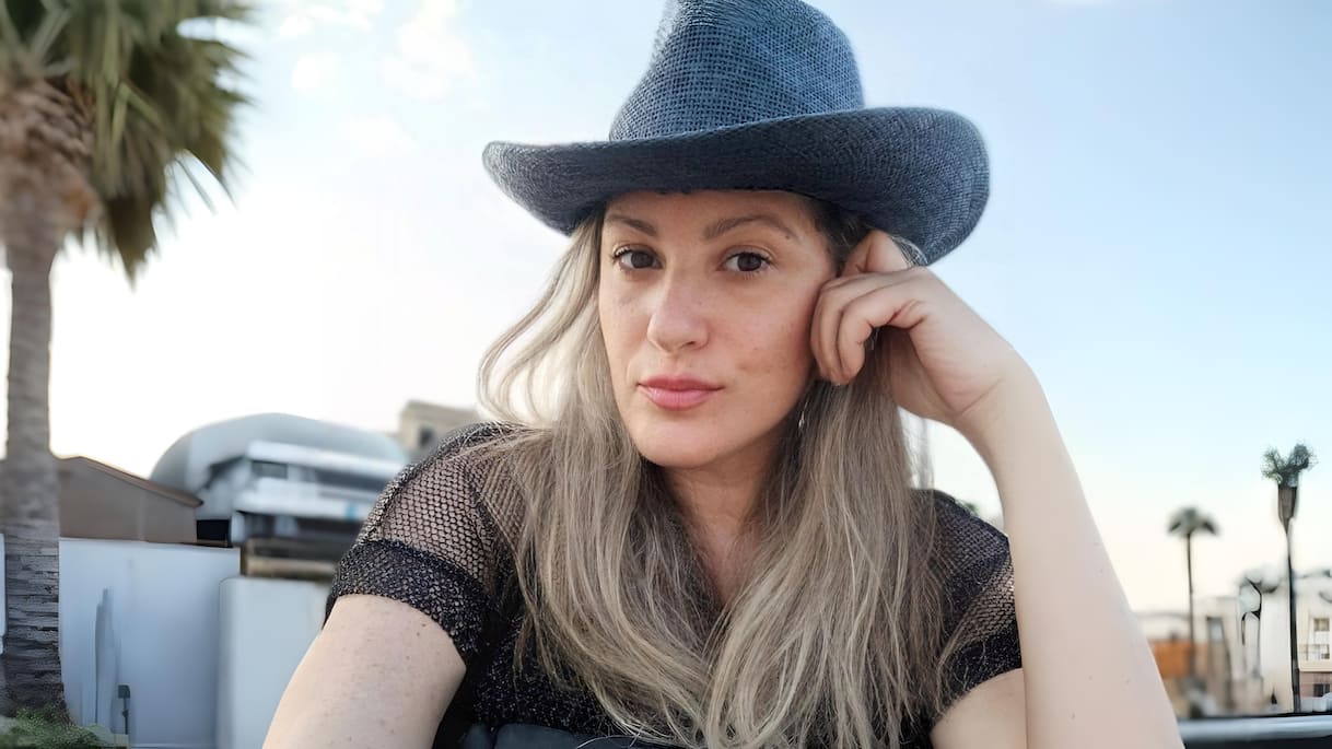 Adriana Spuria presenta il singolo Stone: il video