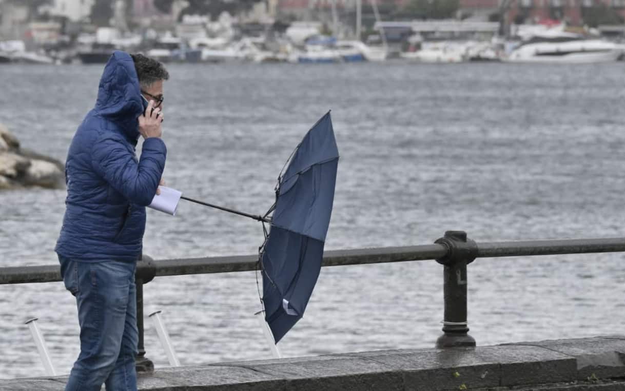 Maltempo, oggi allerta gialla in 7 regioni per temporali | SkyTG24