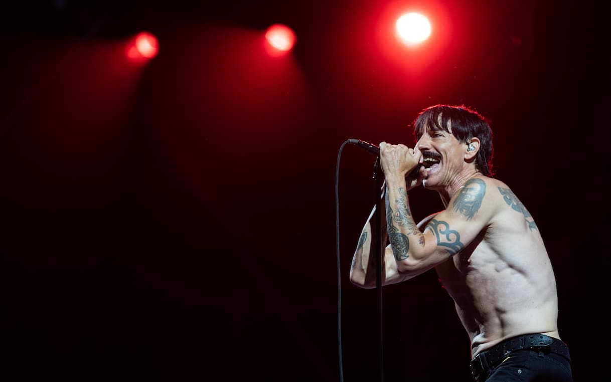 I 60 anni di Anthony Kiedis, le esibizioni cult del frontman dei Red ...