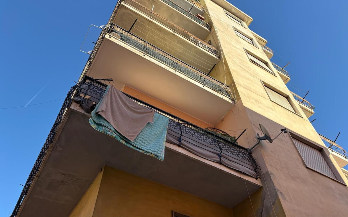 Tentato omicidio a Ventimiglia, donna si butta dal balcone per salvarsi ...