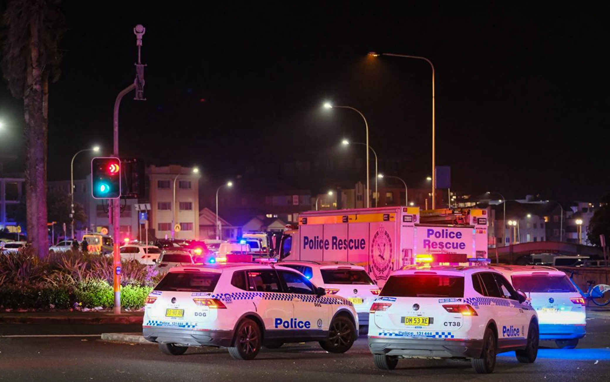 Attentato a Sydney, spari su una festa ebraica a Bondi Beach. FOTO ...