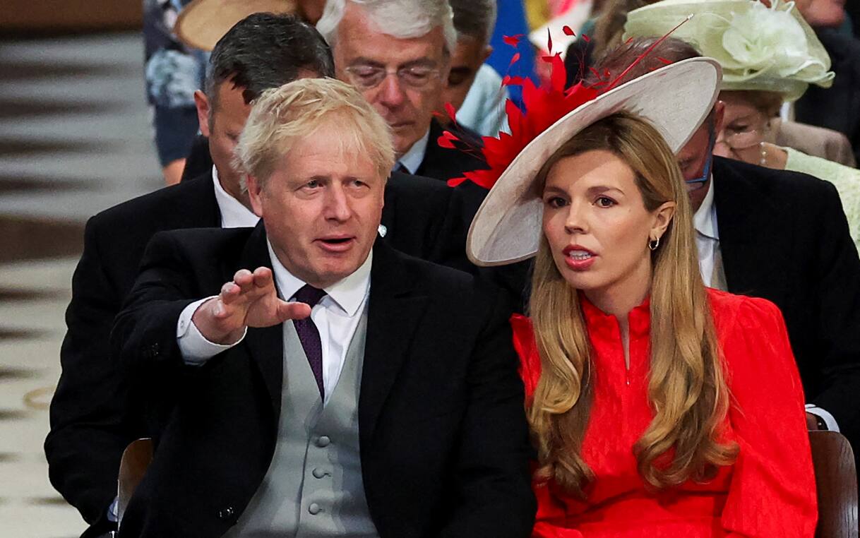 UK, la tata dei Johnson brinda con Boris alla salute del terzo figlio ...