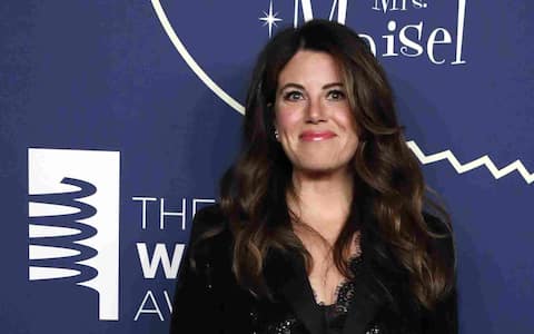 Monica Lewinsky, ex stagista di Bill Clinton compie 50 anni | Sky TG24