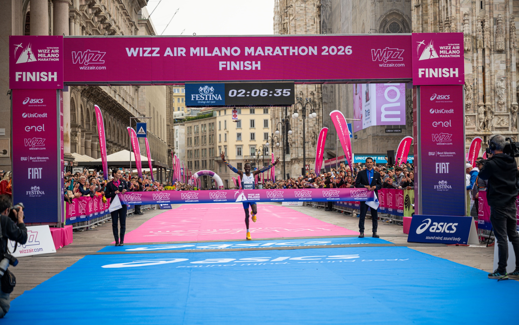 Maratona di Milano 2026, vincono Kibiwott e Chekole. Oltre 15mila ...
