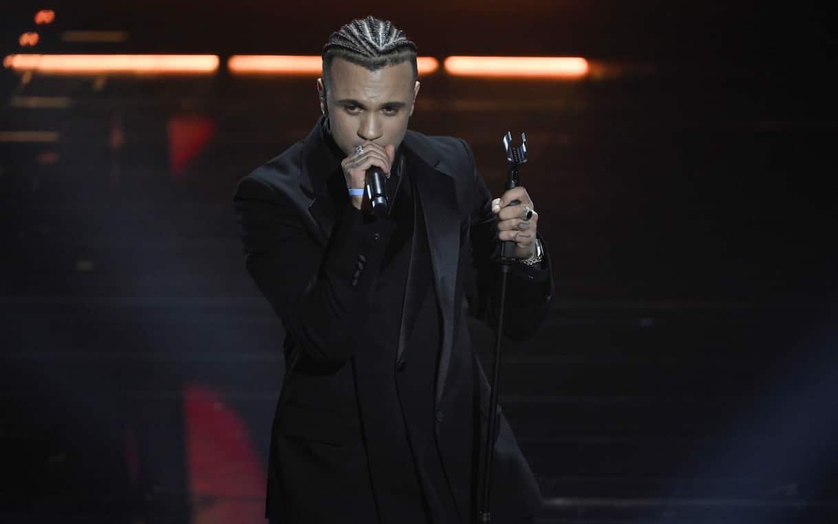 Sanremo 2026, Samurai Jay con Ossessione. Il testo e la recensione ...