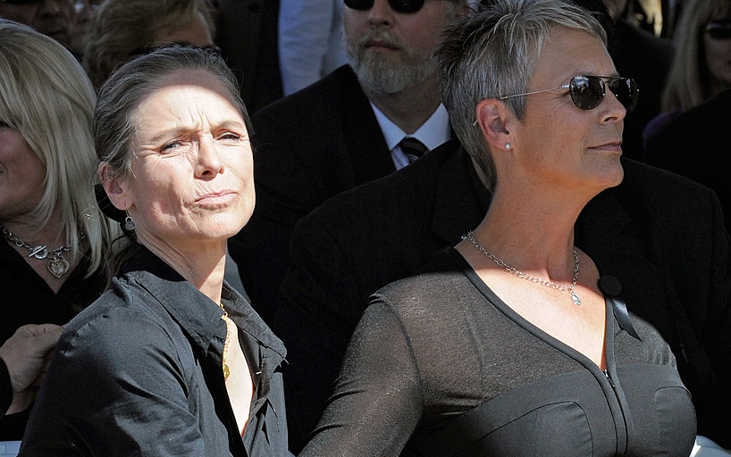 È morta Kelly Curtis, attrice e sorella di Jamie Lee Curtis | Sky TG24