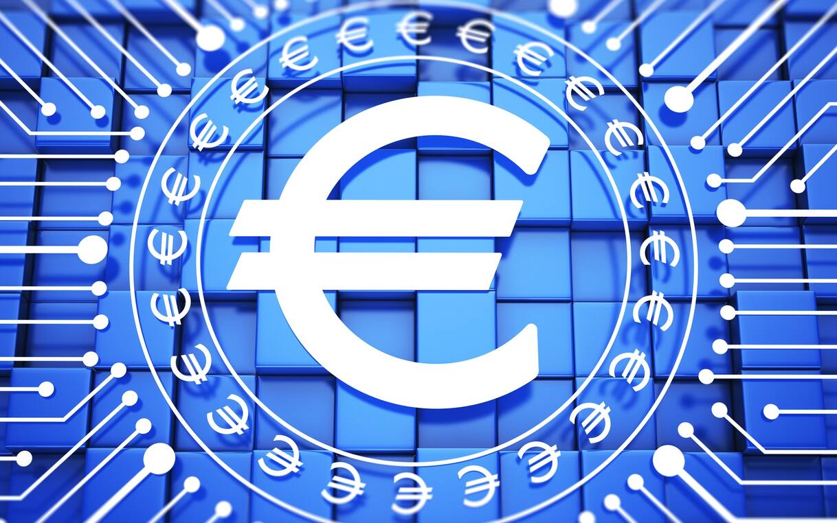 Bce, via libera all'euro digitale: la preparazione entro il 2025 | Sky TG24
