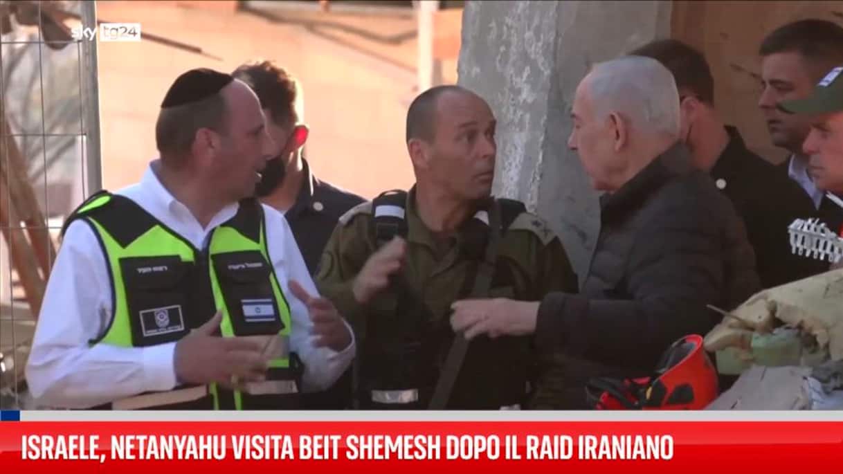 Israele, Netanyahu visita Beit Shemesh dopo il raid iraniano | Video ...