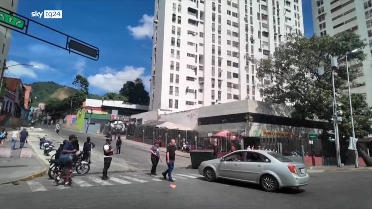 Caracas blindata, chek point in cerca di fiancheggiatori Usa | Video ...