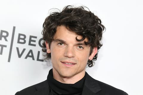 Edward Bluemel, chi è l'attore che interpreta Poirot nella nuova serie ...