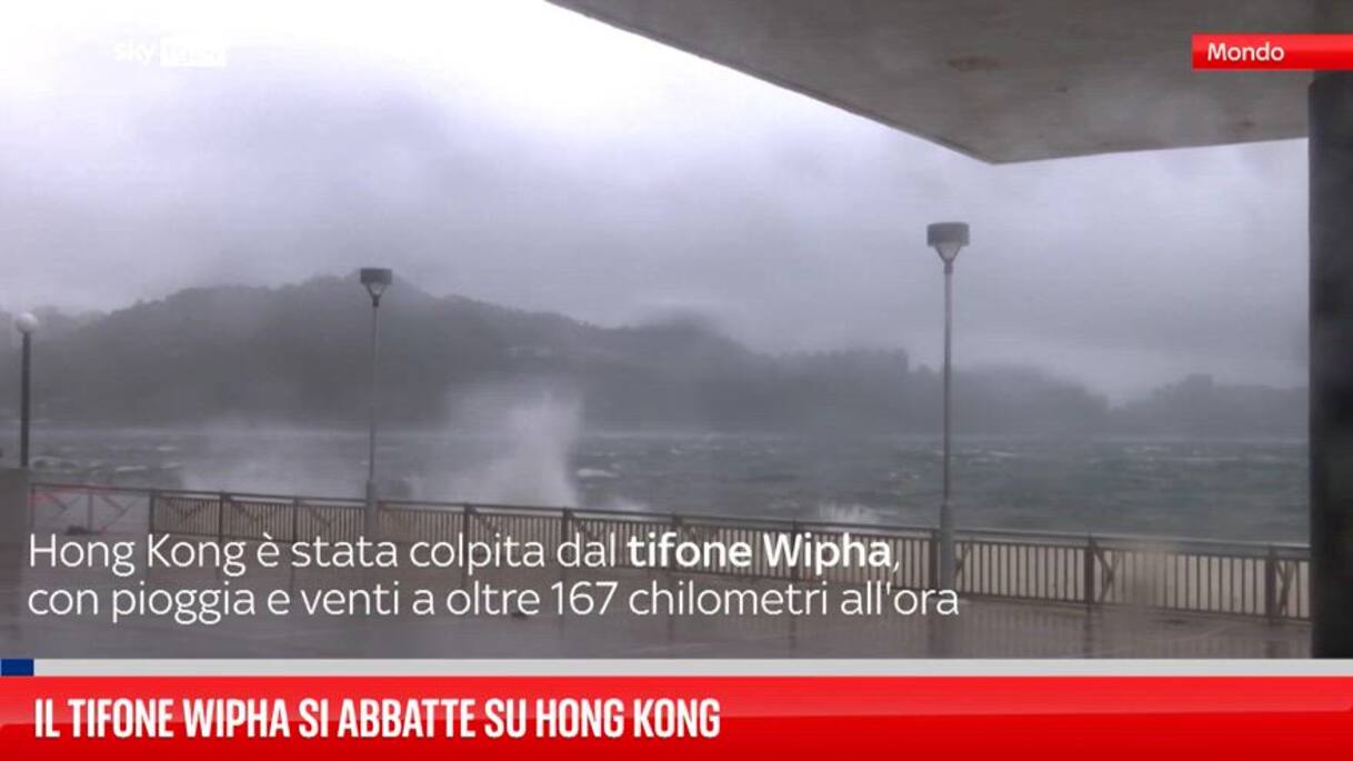 Il tifone Wipha si abbatte su Hong Kong | Video Sky TG24
