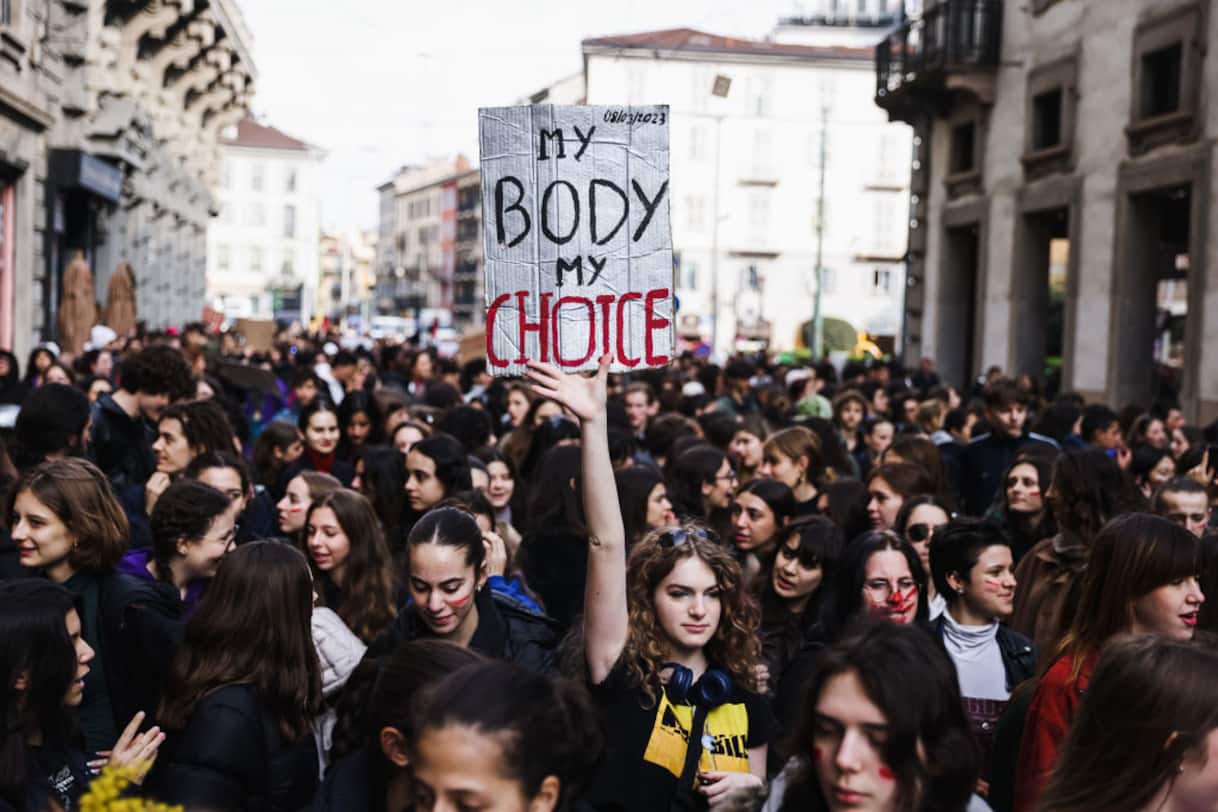 Buona Festa della Donna: immagini e frasi da inviare l'8 marzo | Sky TG24
