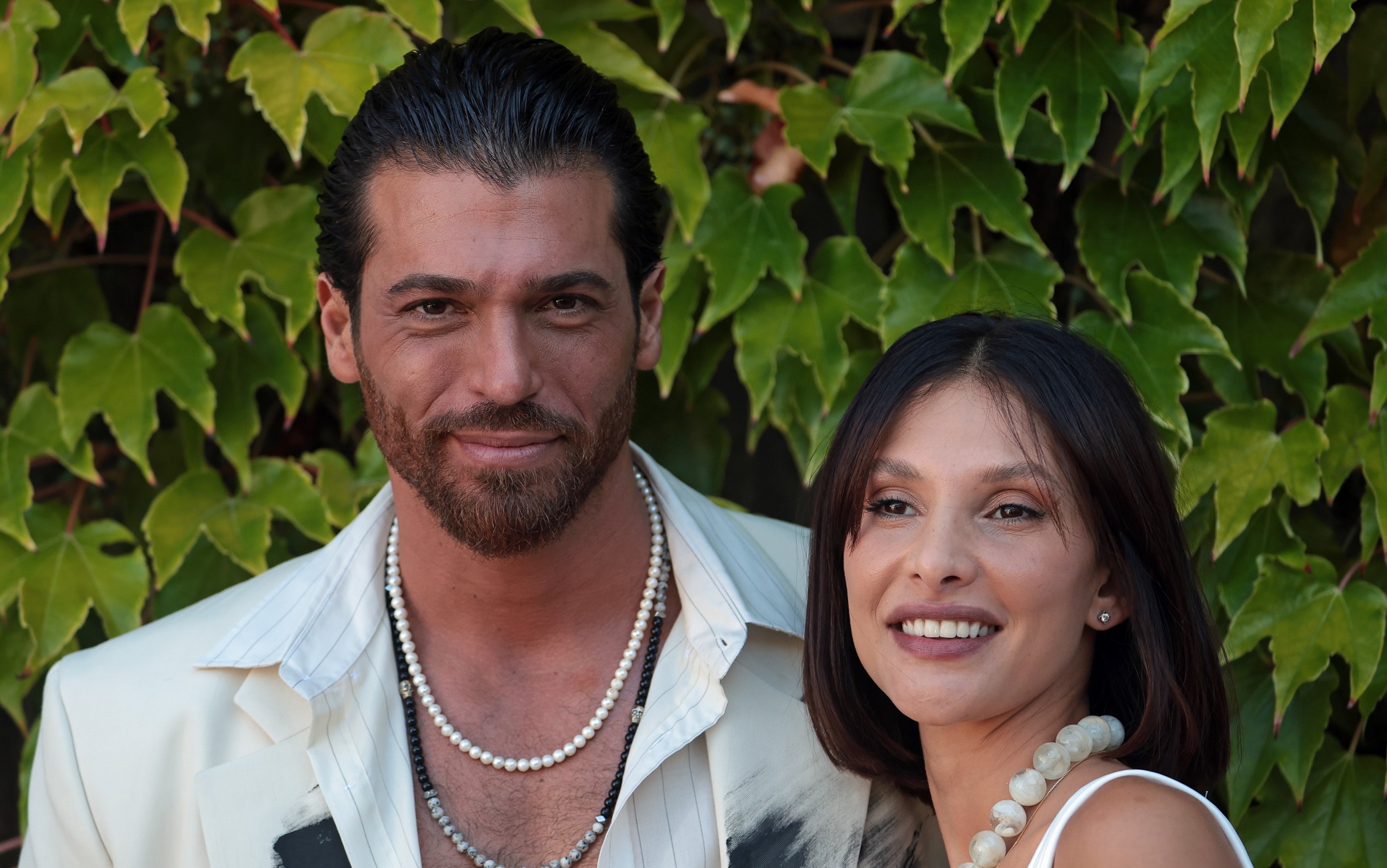 Can Yaman, co-conduttore della prima serata di Sanremo 2026: è la sua ...