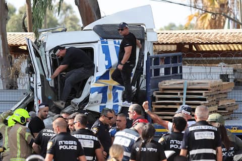 Tel Aviv, camion contro passanti: decine di feriti, alcuni gravi. 'È un ...
