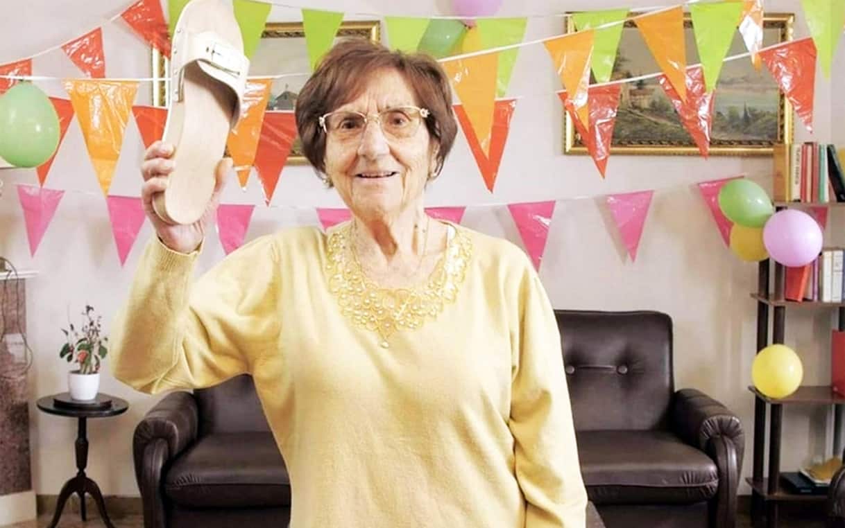 È morta Nonna Rosetta, star del web di Casa Surace. Aveva 89 anni | Sky ...