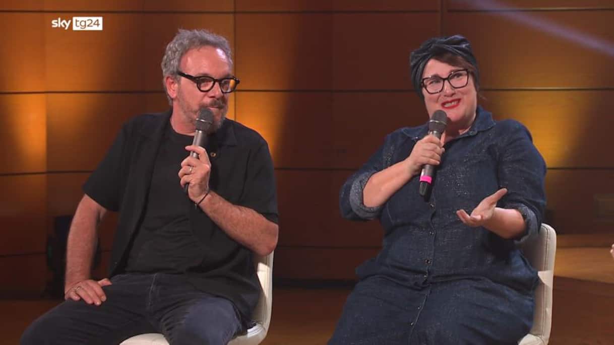 Live in Milano, Nuzzo e Di Biase a Stories di comicità | Video Sky TG24