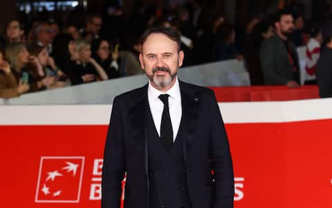 Mike, gli attori del cast della miniserie sulla vita di Mike Bongiorno ...