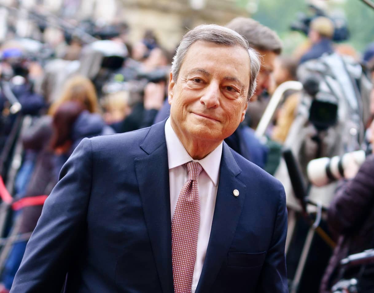 Compleanno Mario Draghi, i 76 anni dell'ex premier: la fotostoria | Sky ...